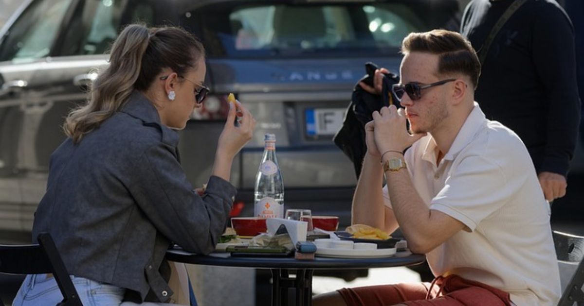 What To Say When Asking a Girl Out: 9 Ways with 190 Examples