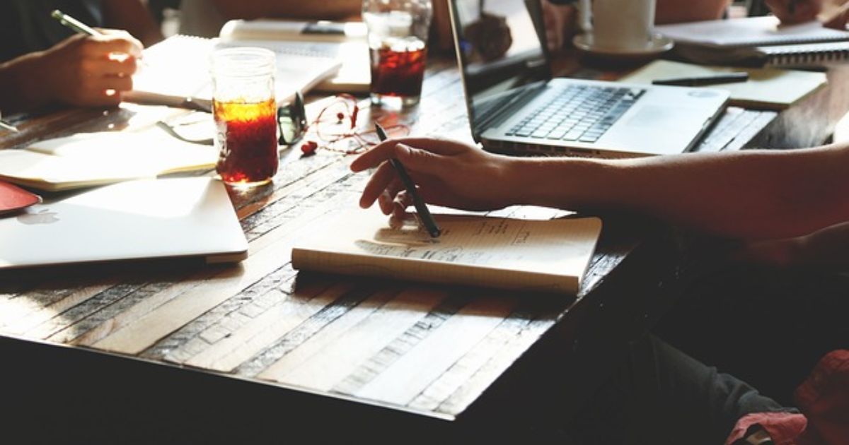 Retirement Speech By a Retiree: 3 Examples on What To Write and Say